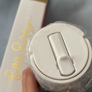 Lilly Pulitzer | Dining | Lilly Pulitzer Water Bottle Blue Grotto ...